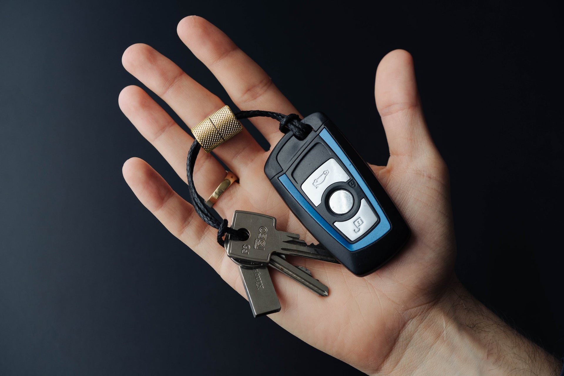 Wingback Key Loop Brass – Mukama